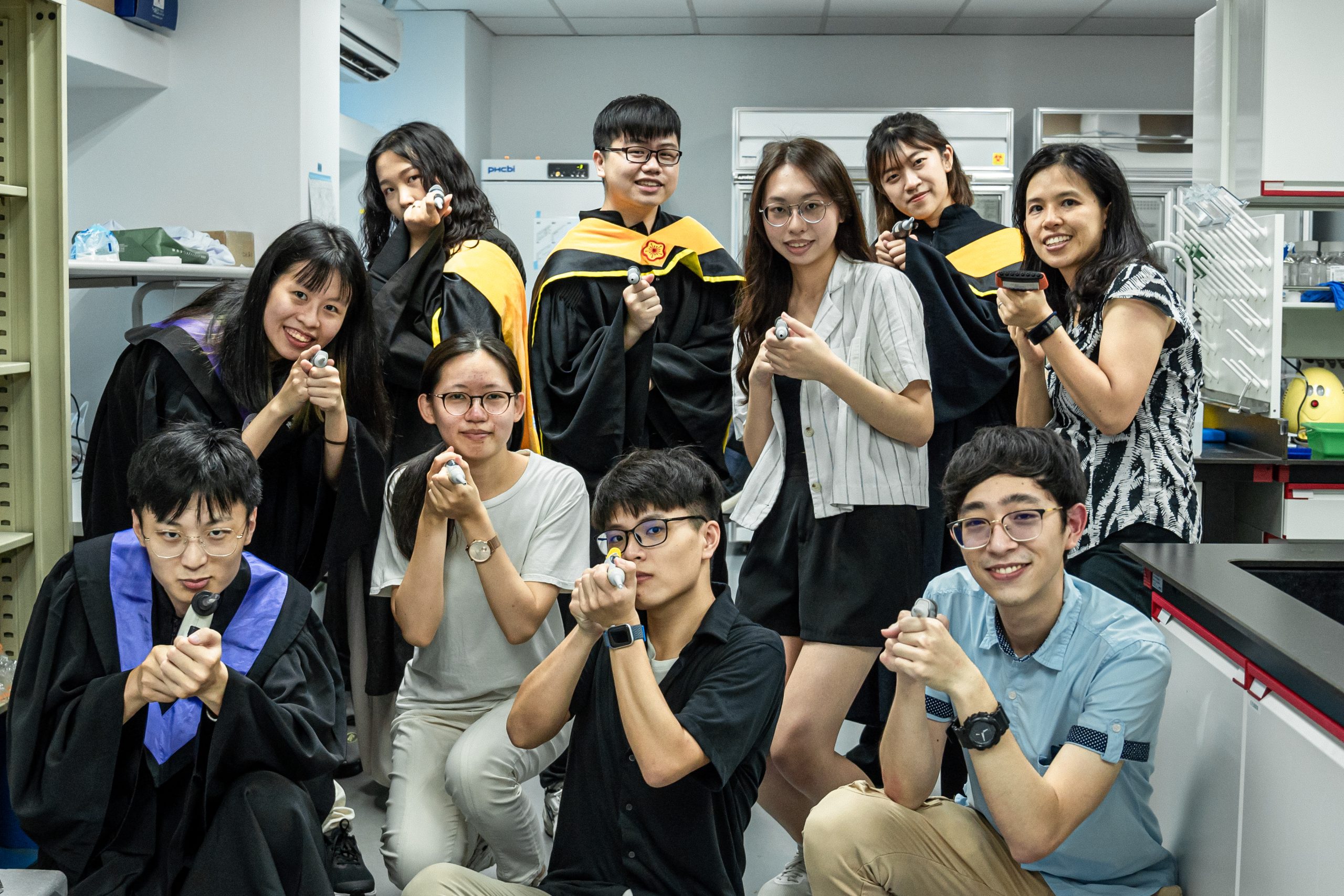 2023 畢業照 – The Lin Laboratory