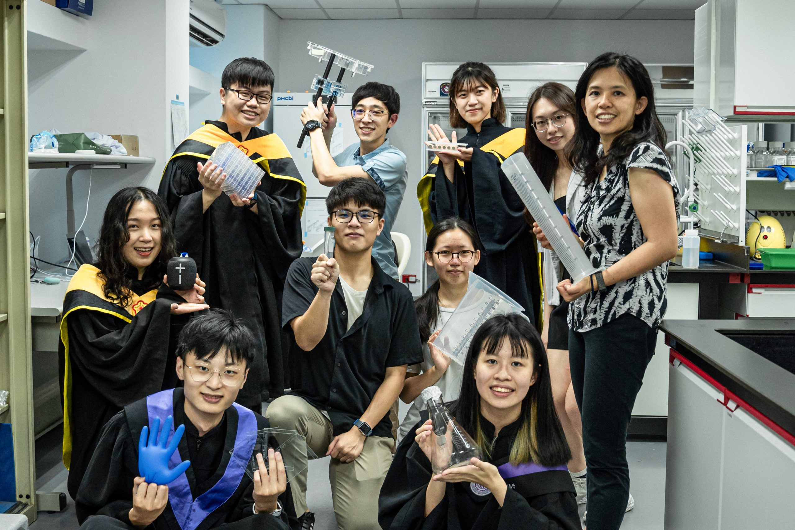 2023 畢業照 – The Lin Laboratory